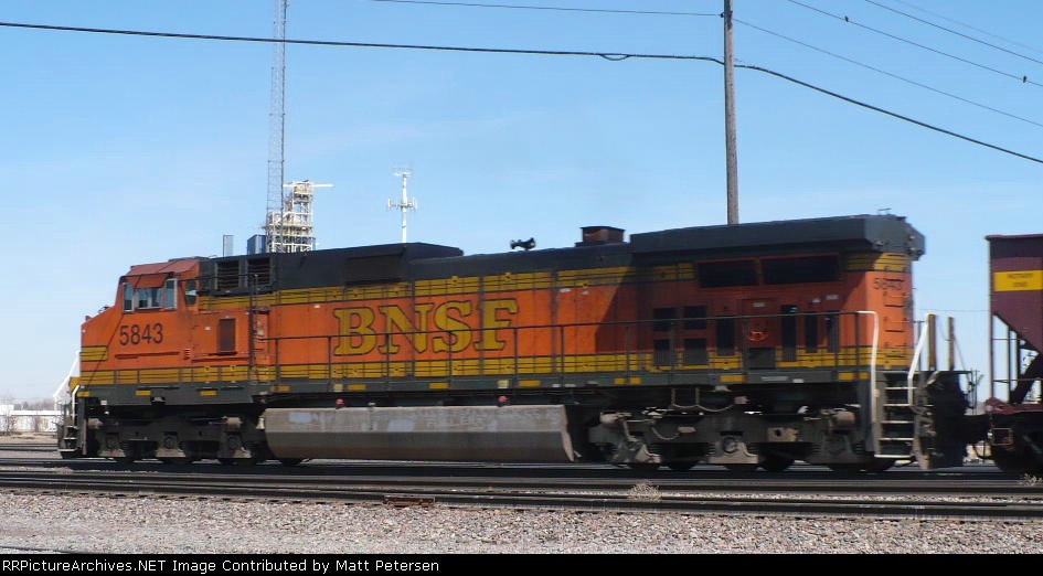 BNSF 5843